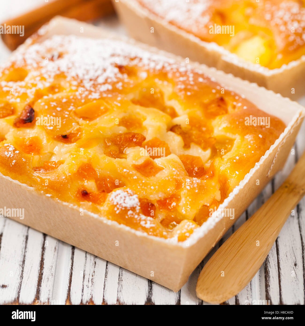Apricot Mango Cake Stock Photo - Alamy