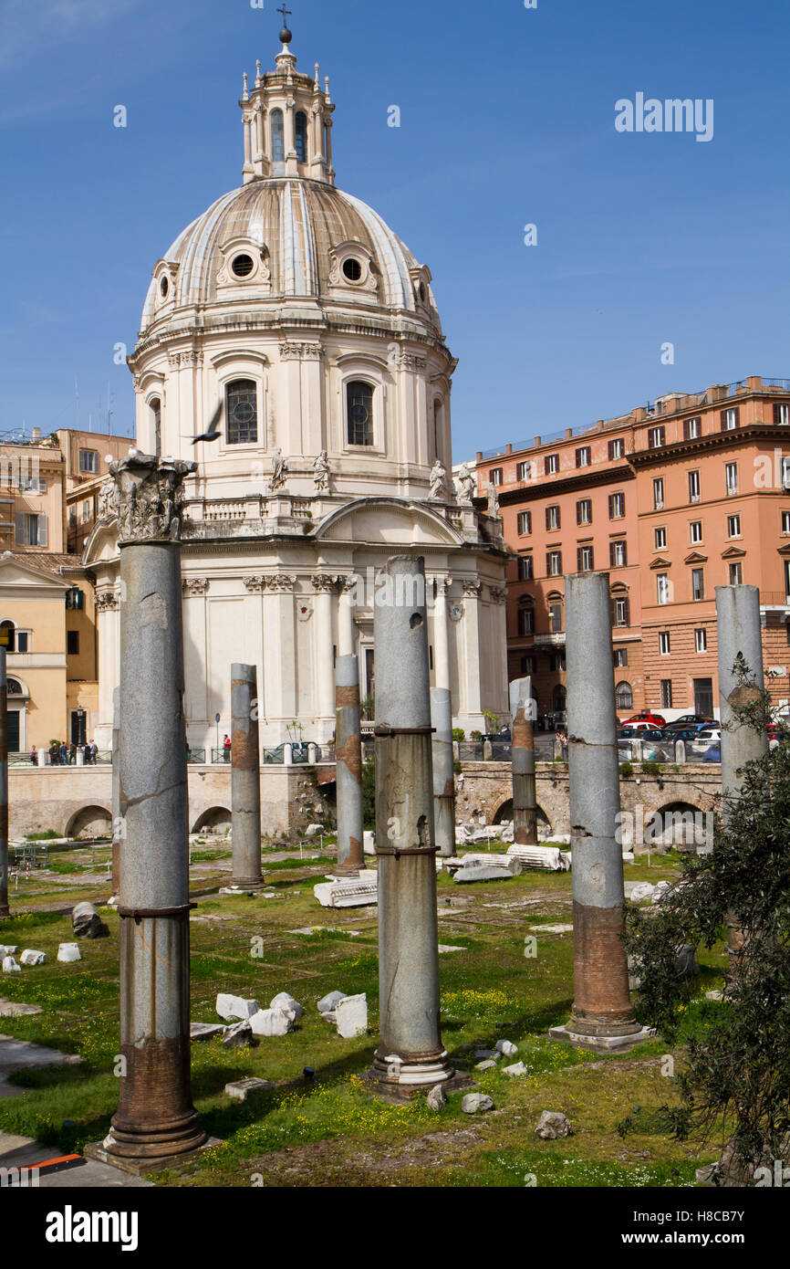 ancient roman building Stock Photo - Alamy