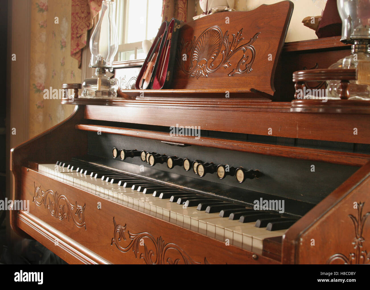 Musical organ hi-res stock photography and images - Alamy