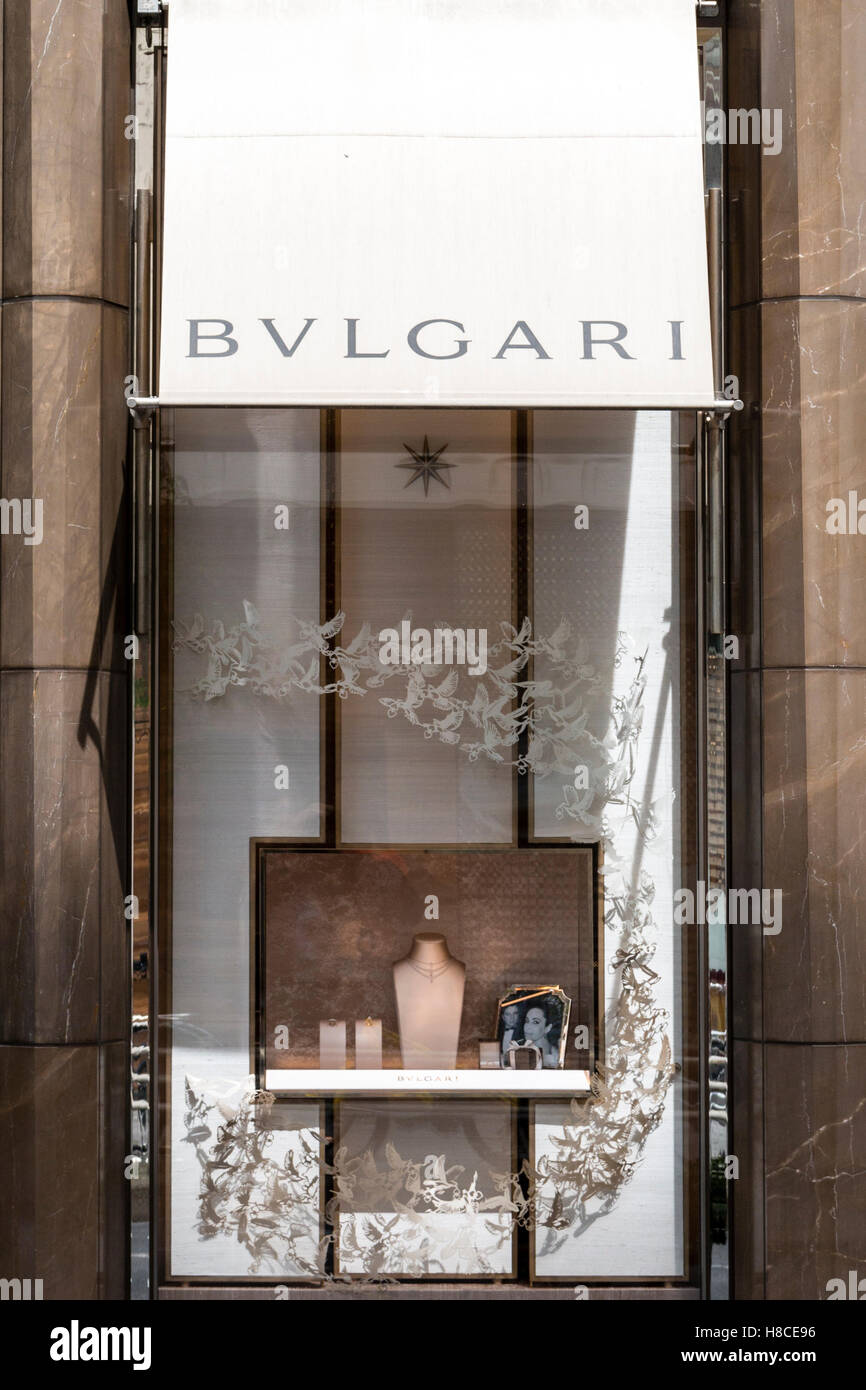 Japan, Tokyo, the Ginza, Chuo-Dori. Fashionable Bvlgari building ...