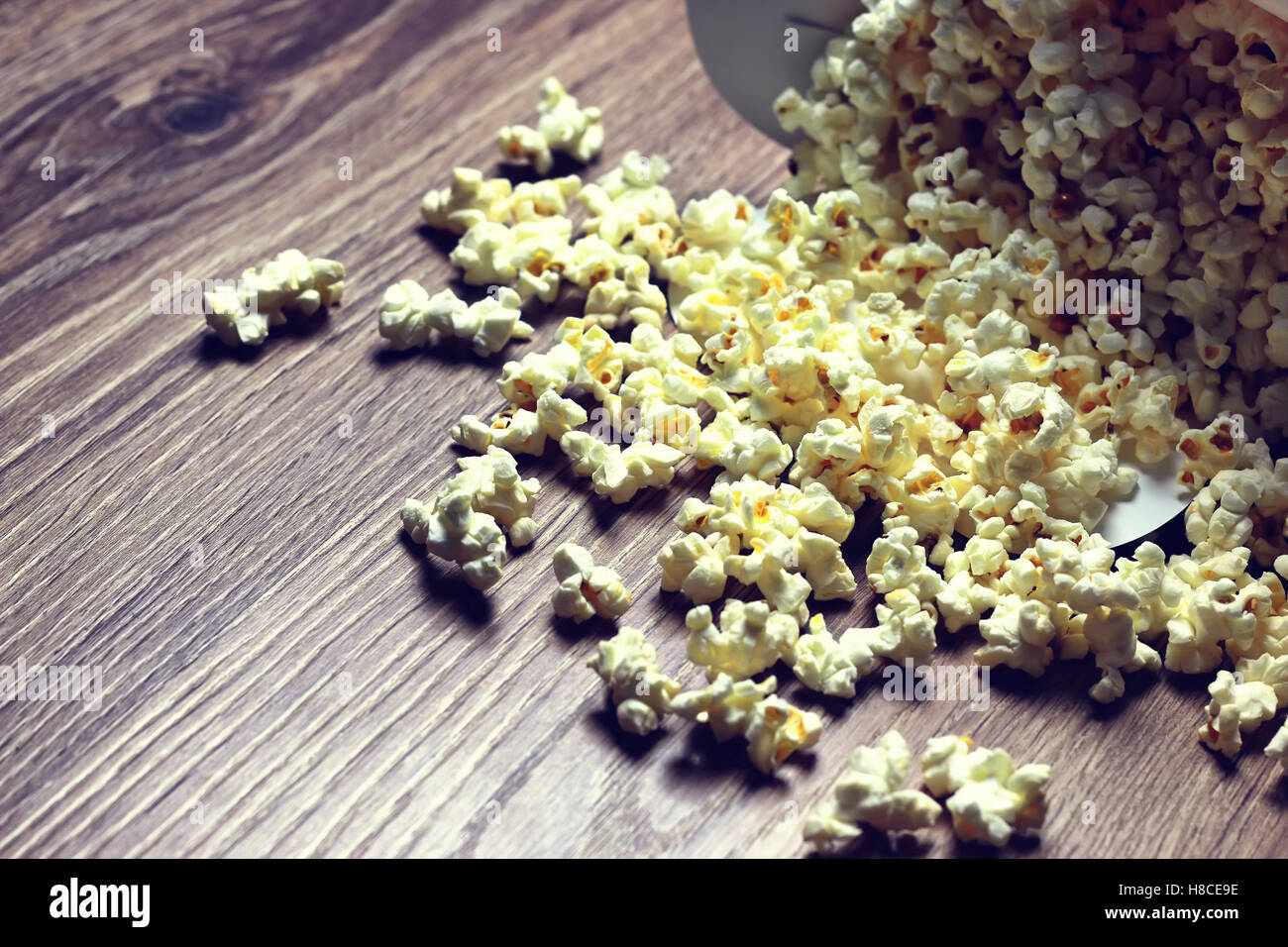 Movie popcorn spill nobody hi-res stock photography and images - Alamy