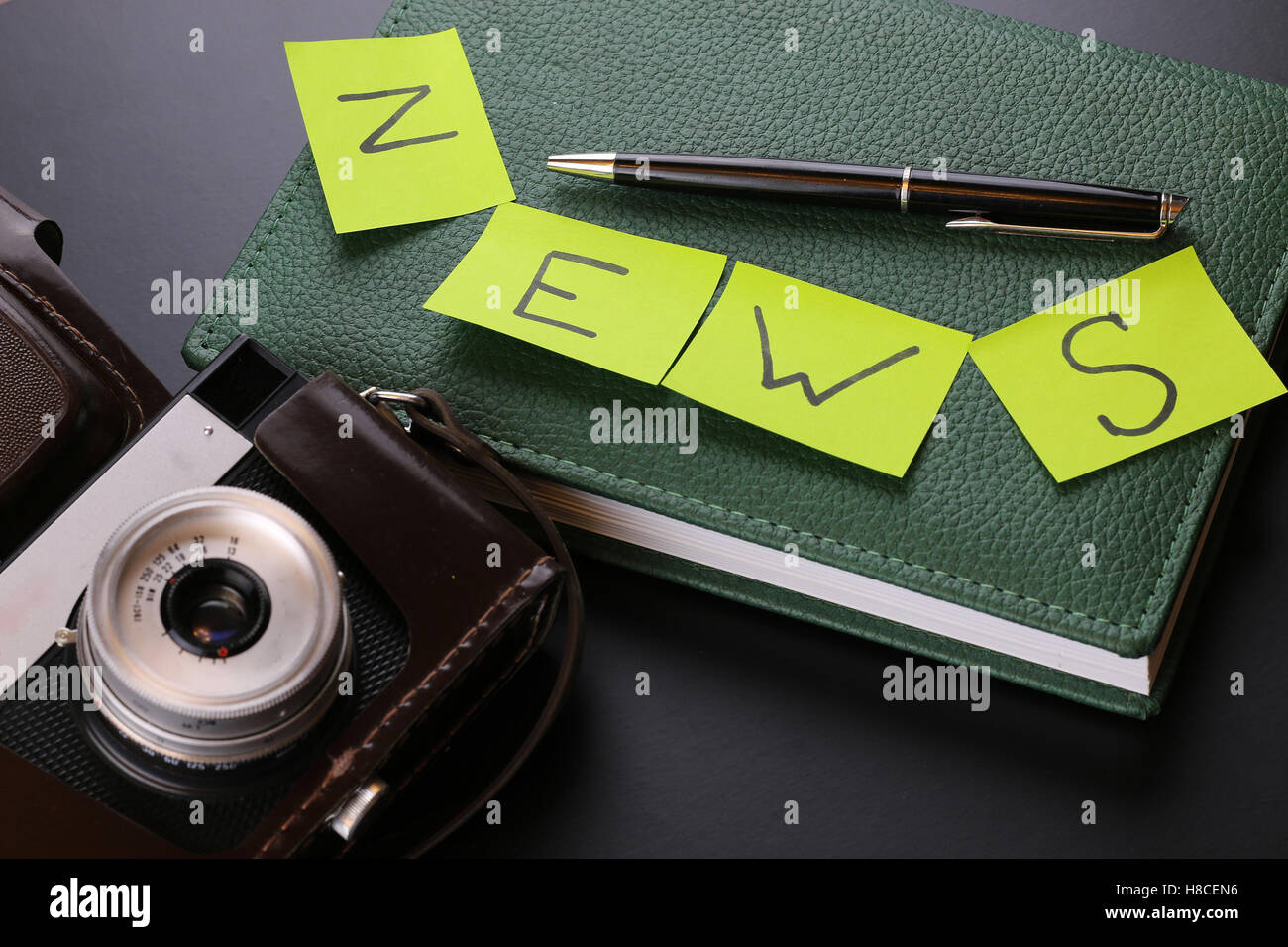 News camera journalism Stock Photo - Alamy