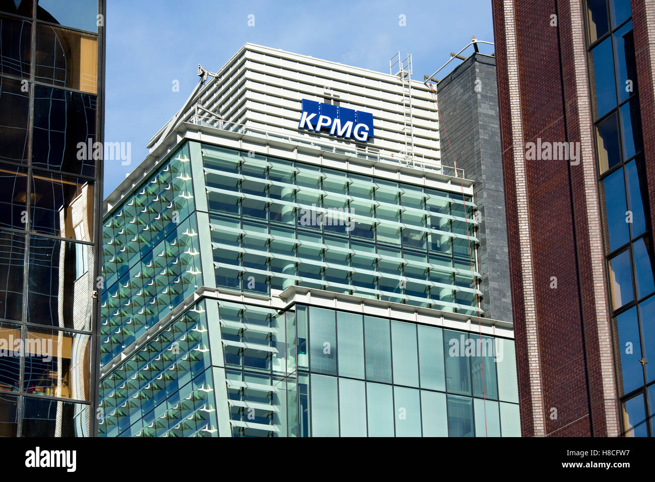 KPMG building One Snowhill, Snow Hill, Birmingham Stock Photo ...