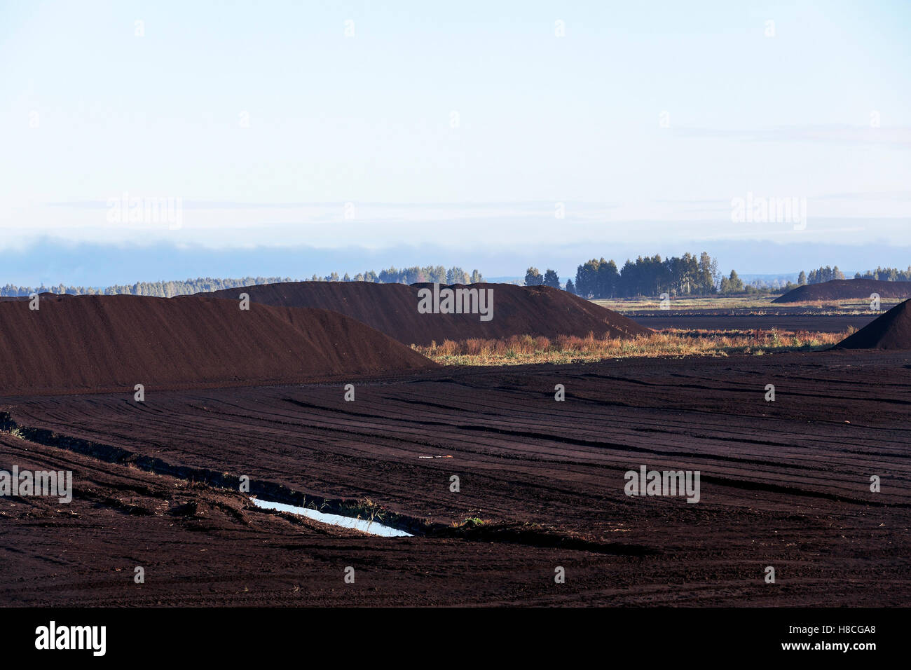 extraction of peat Stock Photo - Alamy