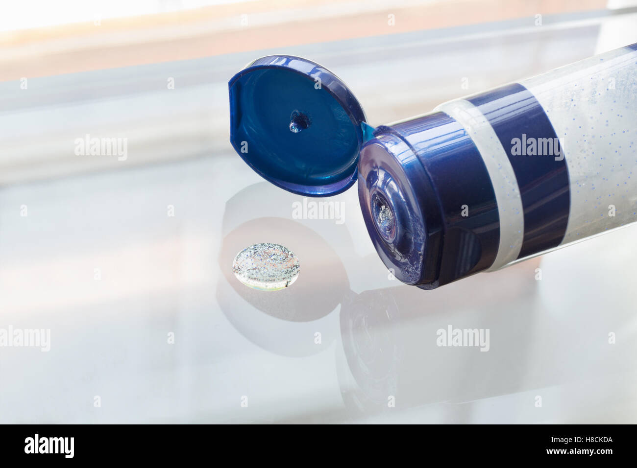 Mens body wash hi-res stock photography and images - Alamy