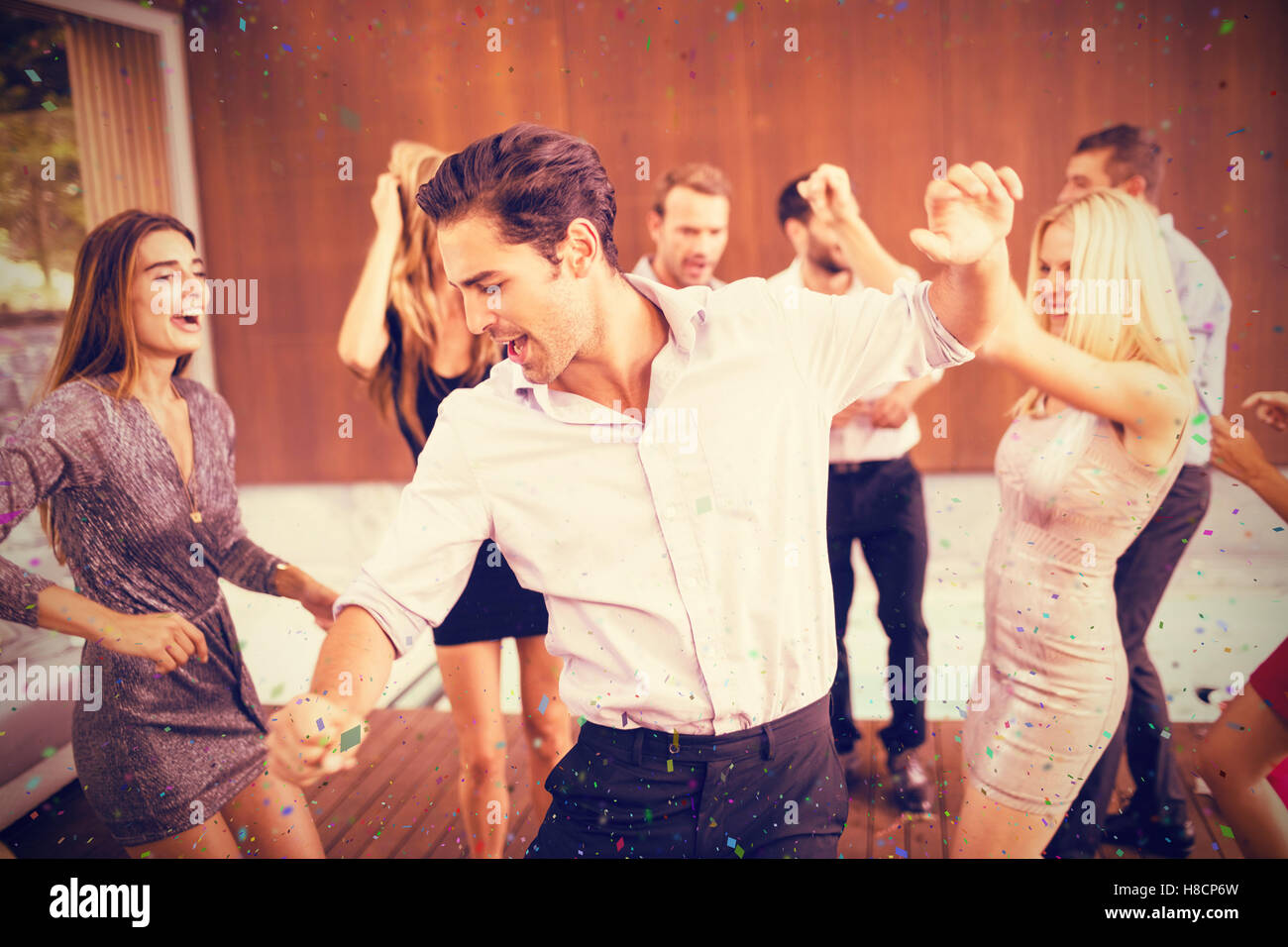 Friends dancing swimming pool party hi-res stock photography and images ...