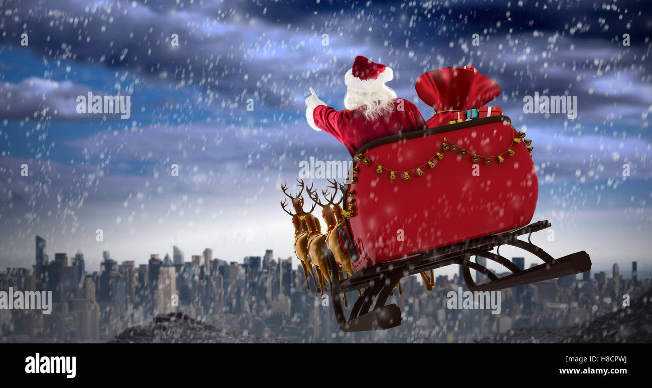 Santa Riding Sleigh Stock Photos & Santa Riding Sleigh Stock Images - Alamy