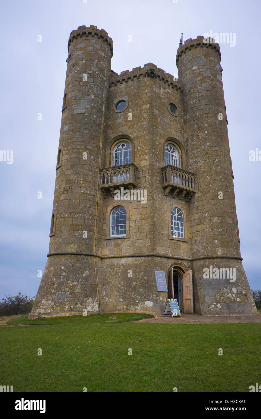 Broadway Tower in the Cotswolds Stock Photo - Alamy