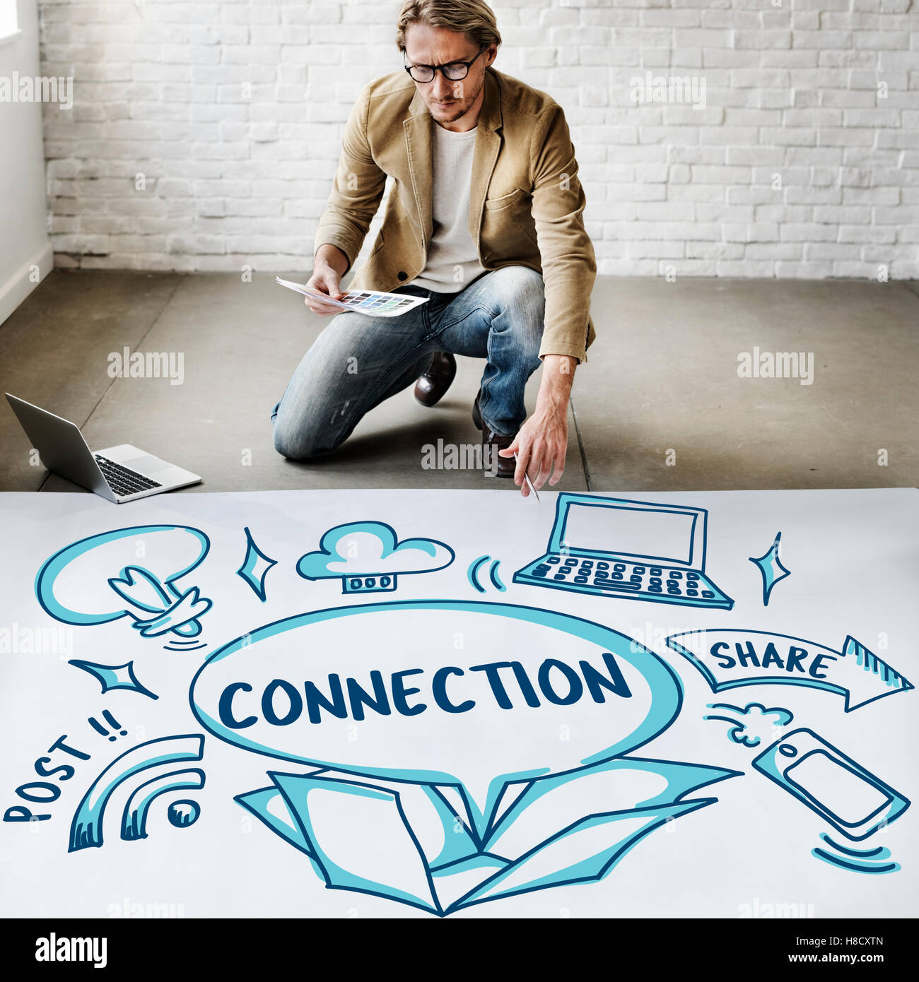 Connection Technology Ideas Outside Box Sketch Concept Stock Photo - Alamy