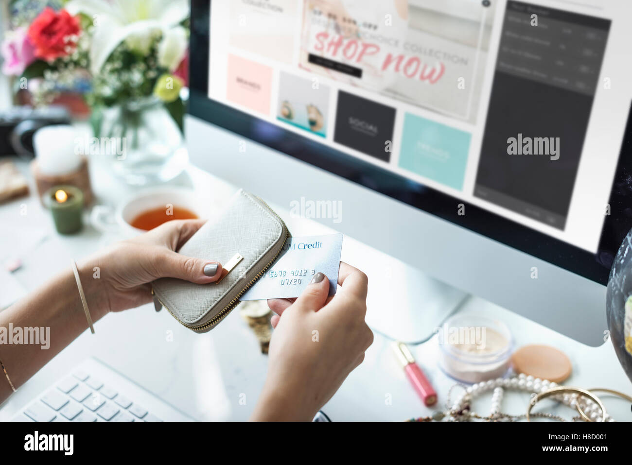 Shopping Internet Digital Connection Networking Concept Stock Photo - Alamy