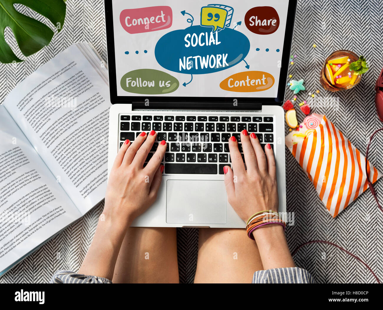 Social media community hi-res stock photography and images - Alamy