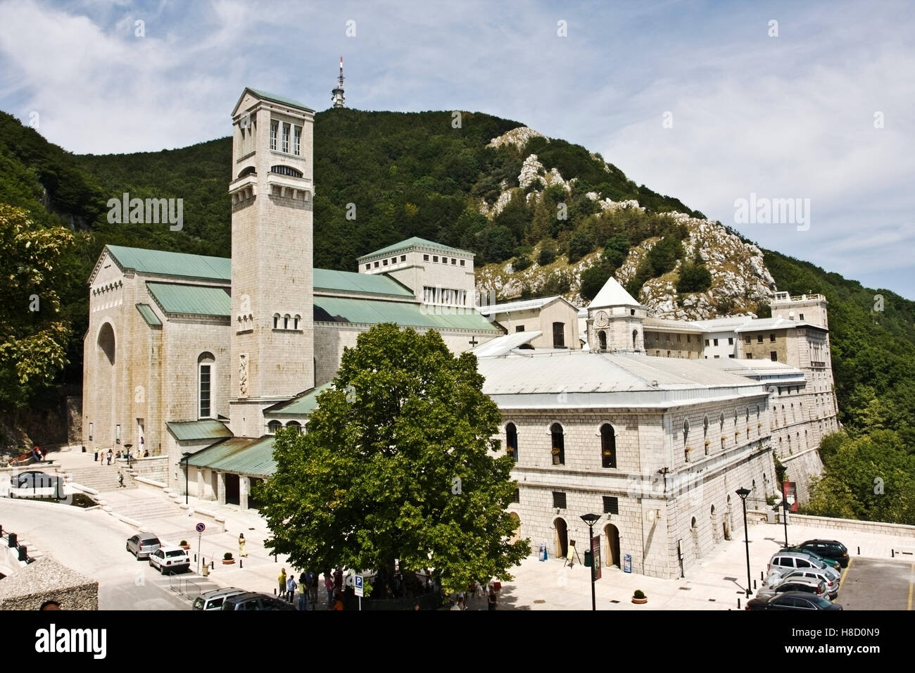 Medieval sanctuary churches hi-res stock photography and images - Alamy