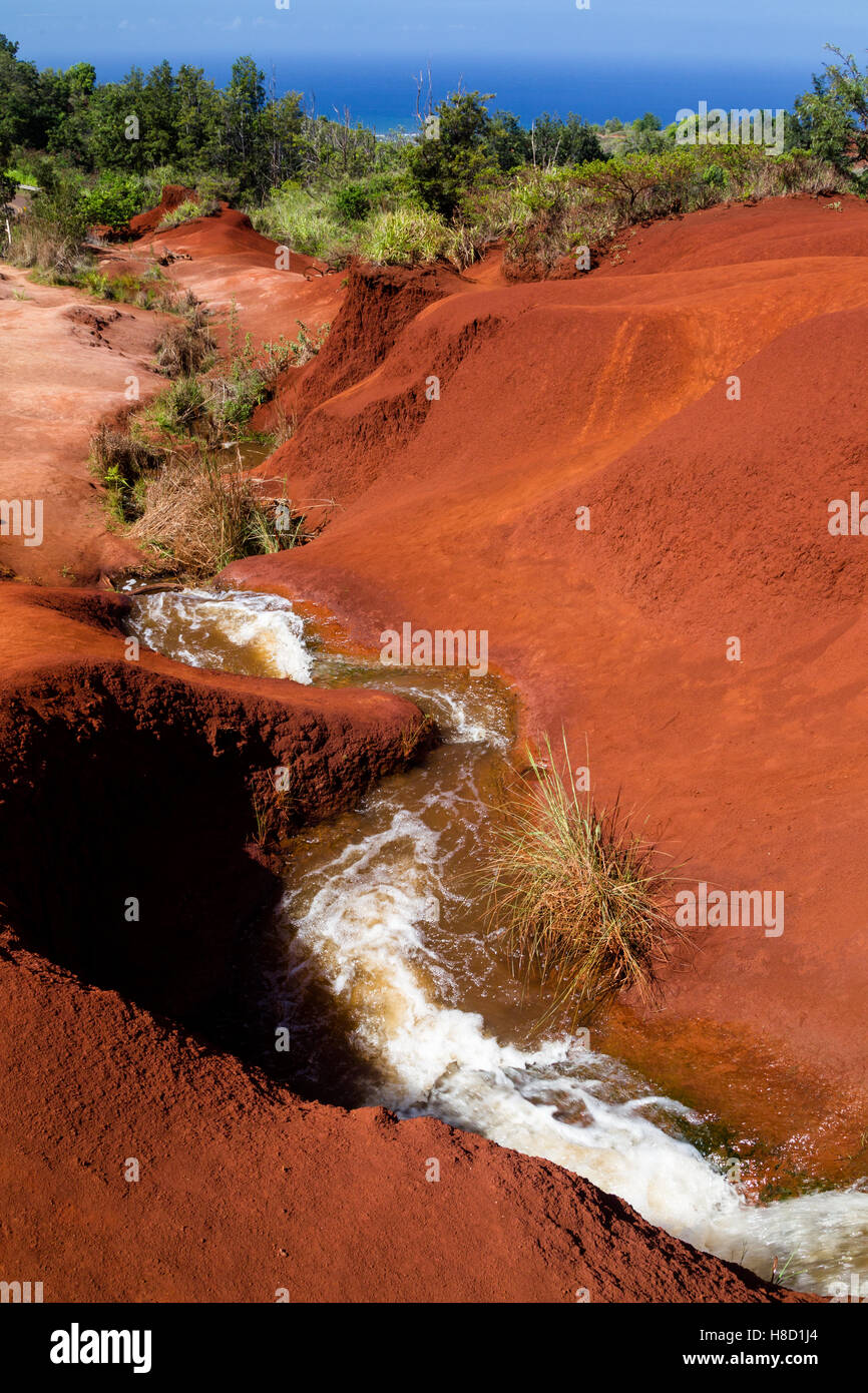 Hawaii waterfall hi-res stock photography and images - Alamy