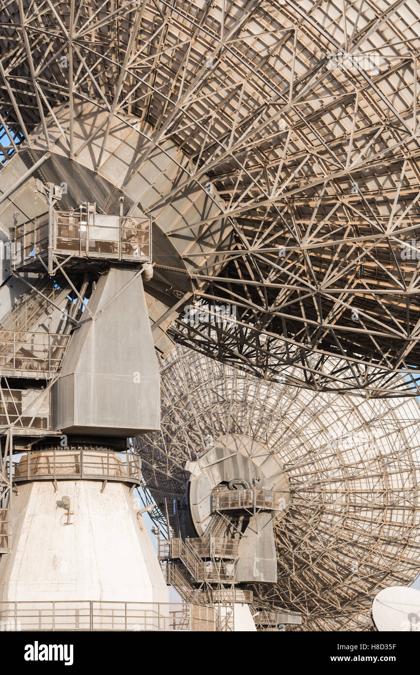 Telecommunications broadcasting tower parabolic dish hi-res stock ...