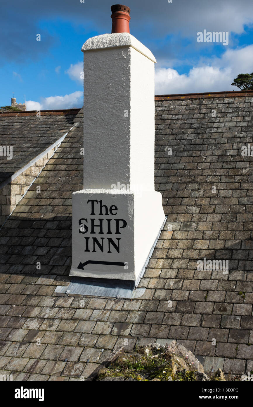 Unusual pub sign hi-res stock photography and images - Alamy