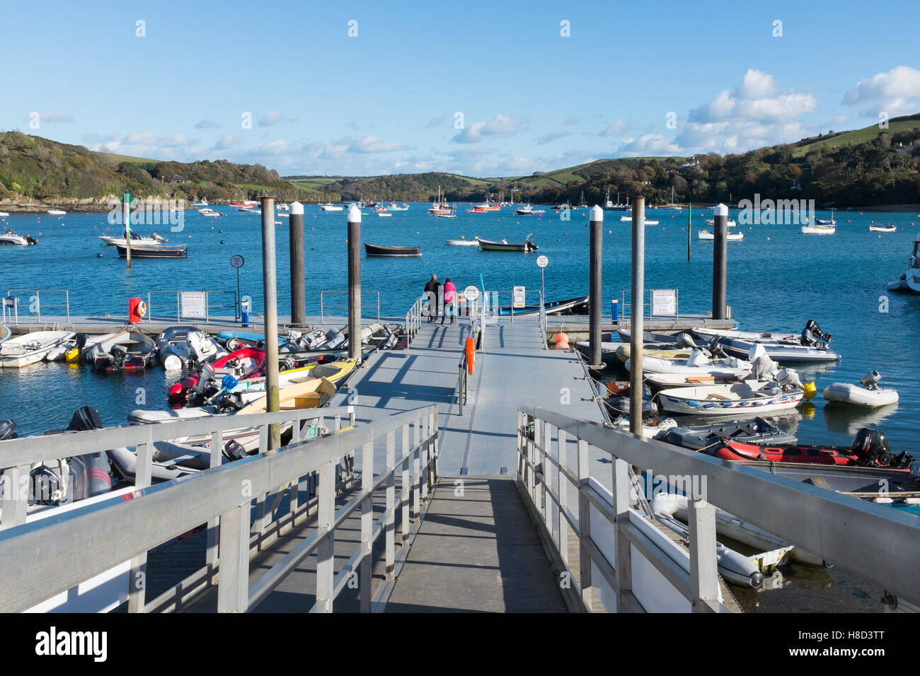Boats on a pontoon on the Salcombe estuary Stock Photo - Alamy