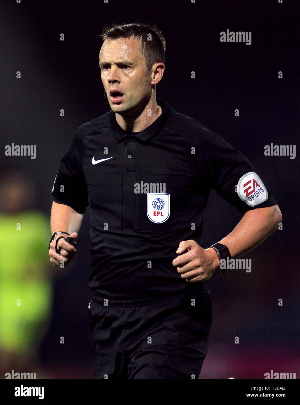 Referee Stuart Attwell Stock Photo - Alamy