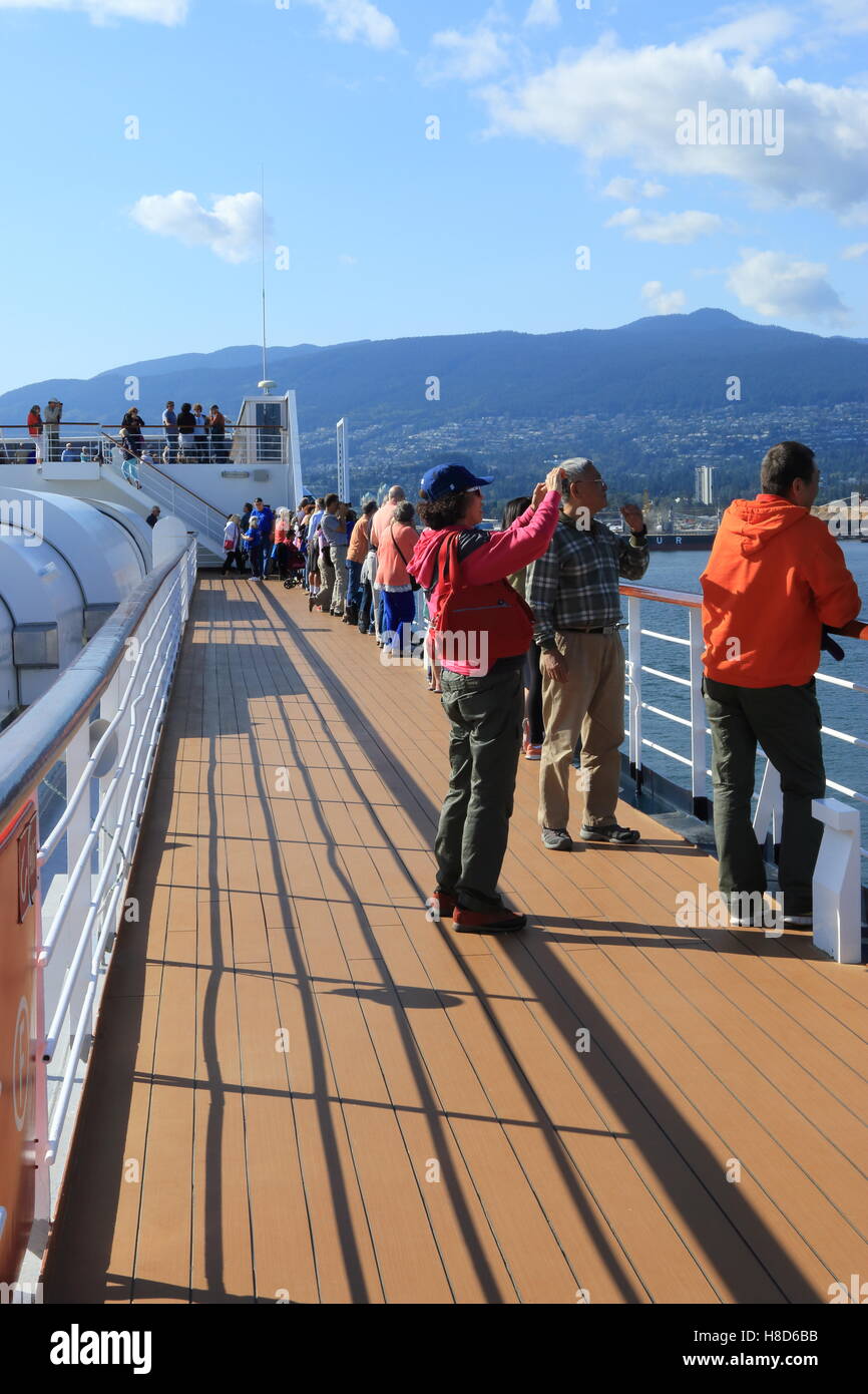 People on deck bc hi-res stock photography and images - Alamy