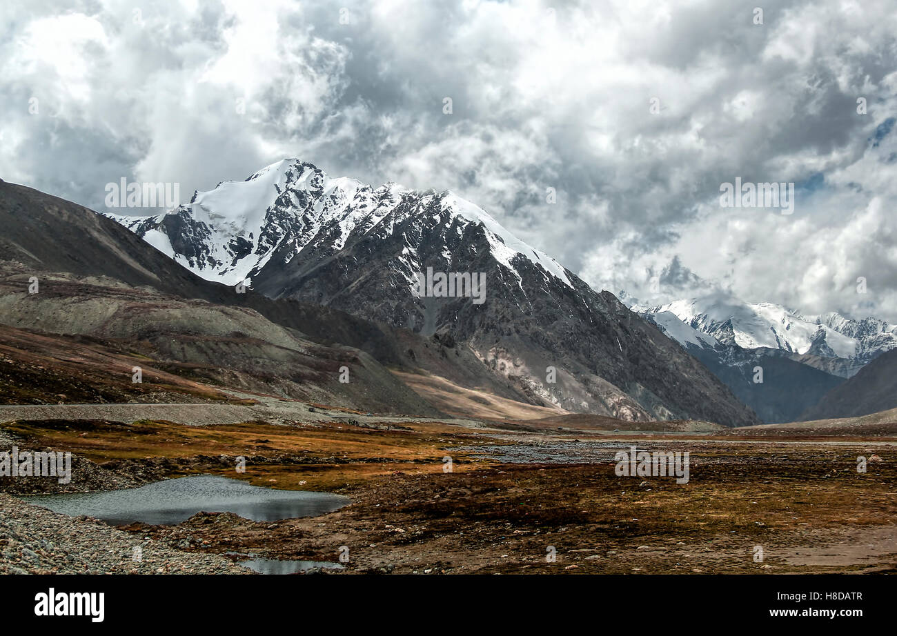 Pakistan china border hi-res stock photography and images - Alamy