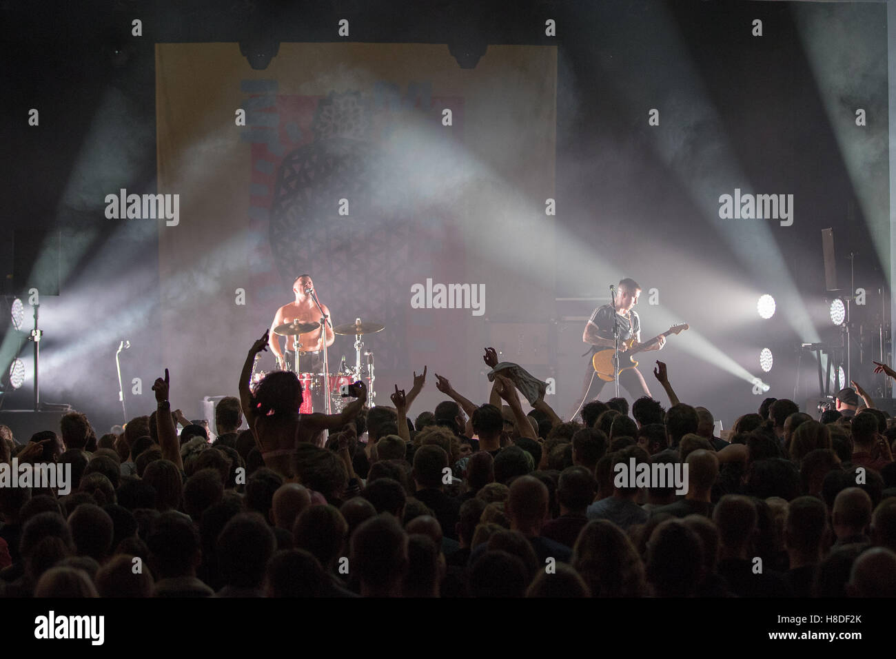 Bexhill, England. 10th November 2016, Slaves (Isaac Holman and Laurie ...
