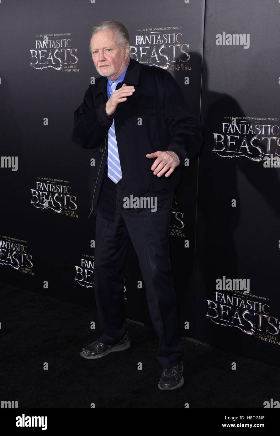 New York, NY, USA. 10th Nov, 2016. Jon Voight at arrivals for FANTASTIC ...