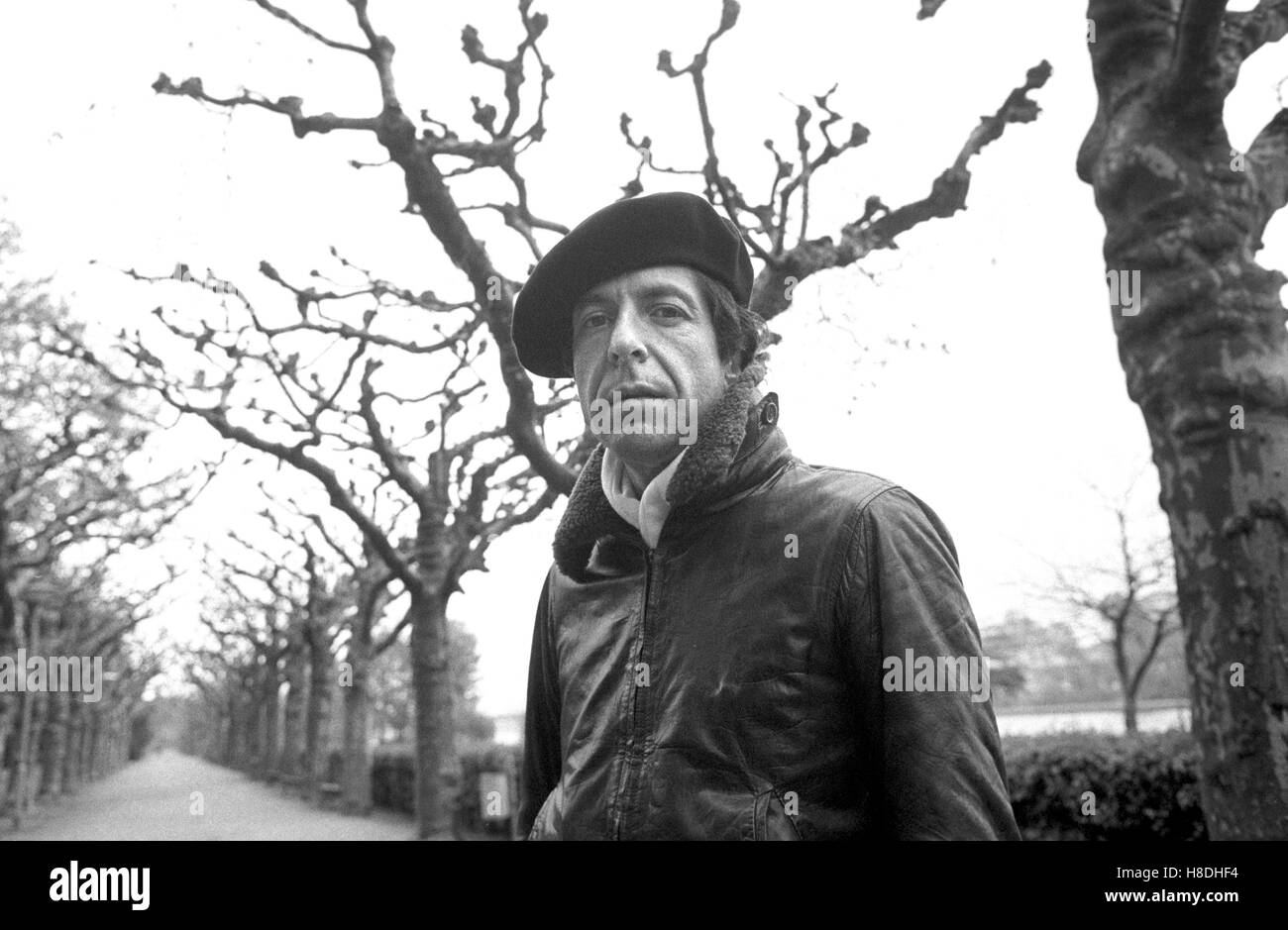 Leonard cohen singer Black and White Stock Photos & Images - Alamy