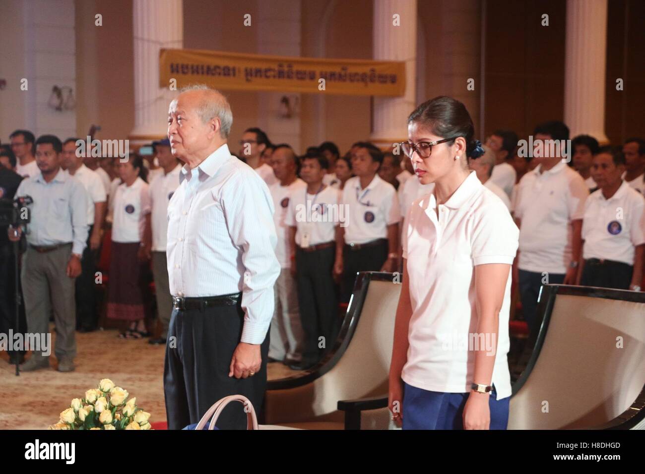 Phnom Penh, Cambodia. 11th Nov, 2016. Prince Norodom Ranariddh (L ...
