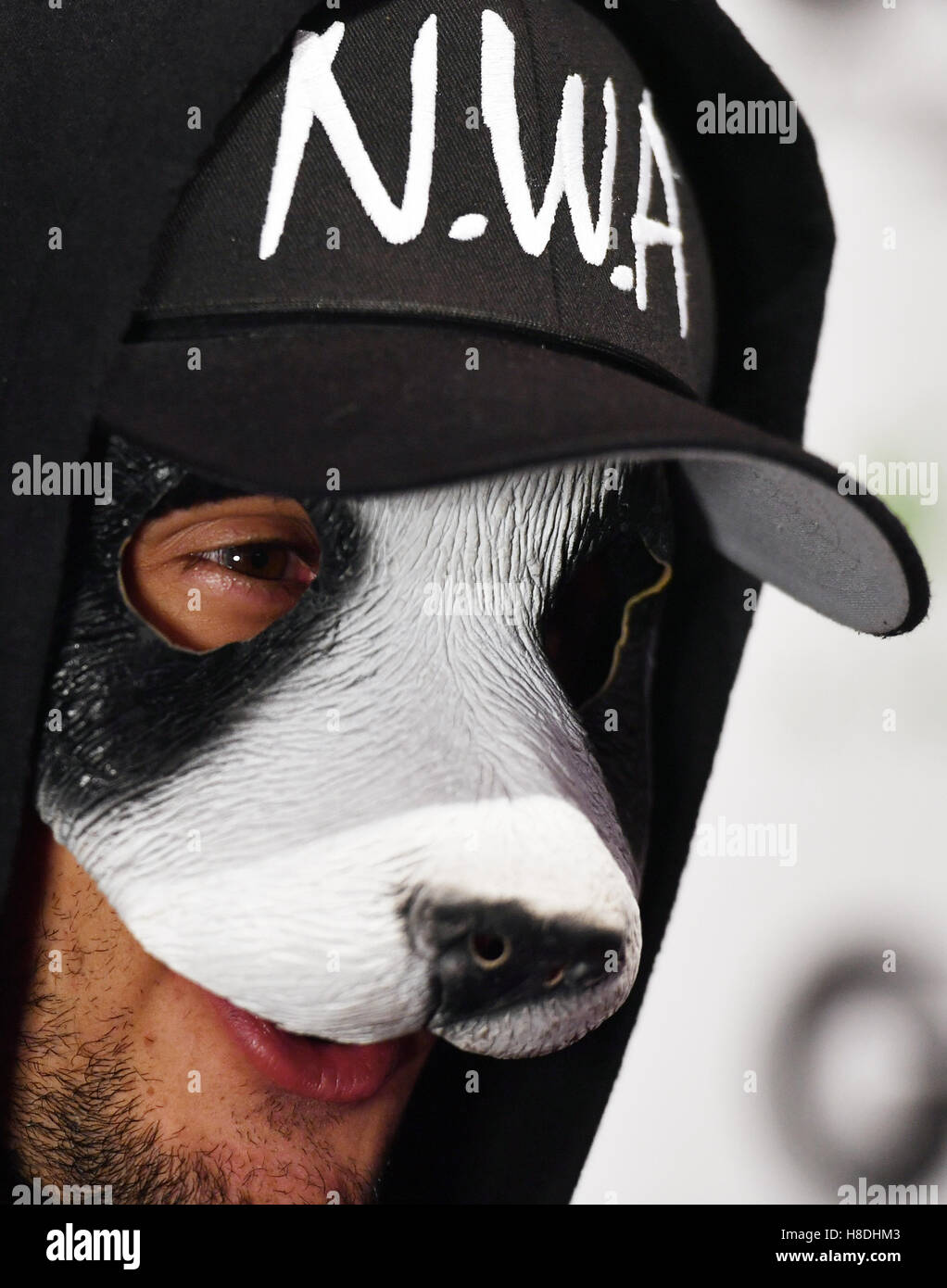 Berlin, Germany. 10th Nov, 2016. Rapper Cro arrives for the 'GQ Maenner ...