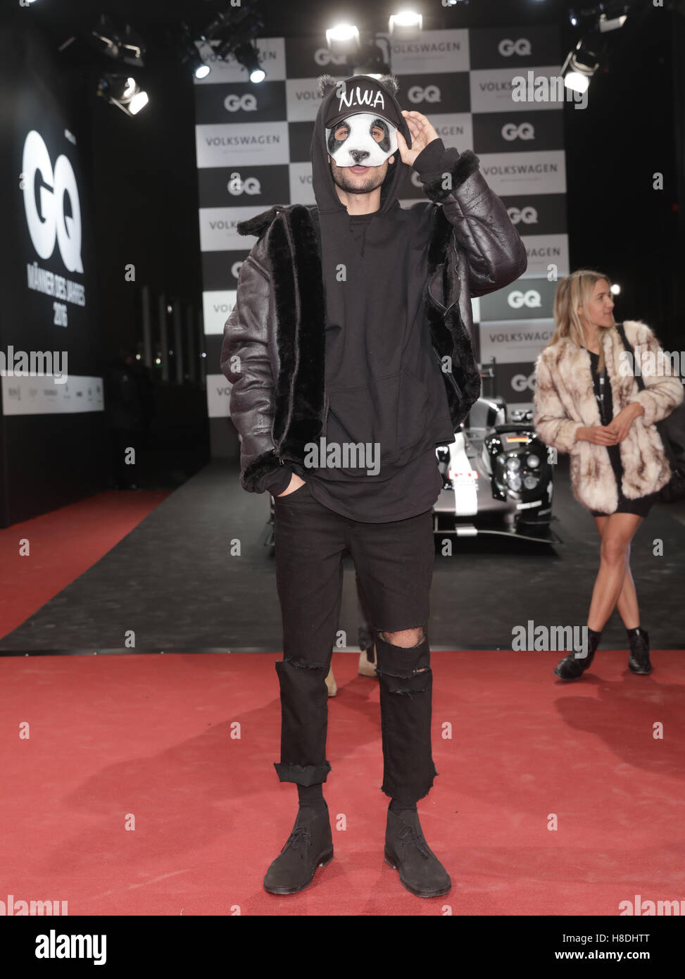 Berlin, Germany. 10th Nov, 2016. Rapper Cro arrives for the 'GQ Maenner ...