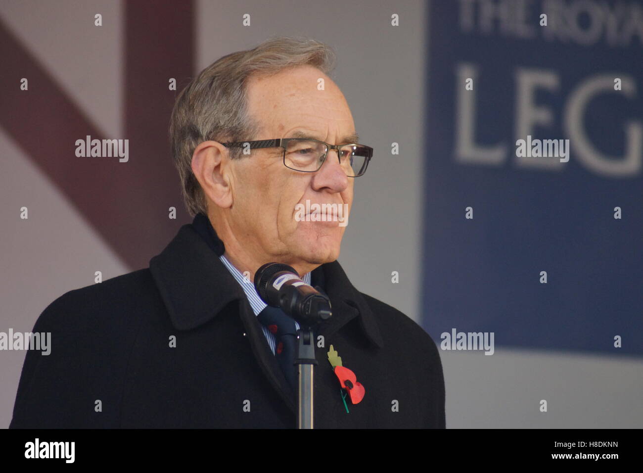 London, England. 11 November 2016.Nigel McCullough of The Royal British Legion marks Remembrance ...