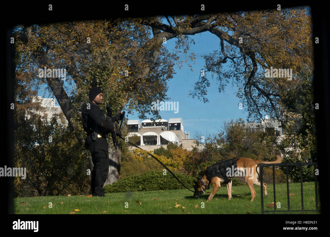 Washington DC, November 10, 2016, USA: A member of the Uniformed Secret ...