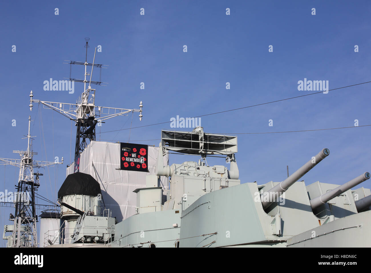 London, UK. 11 November 2016. A remembrance sign on HMS Belfast Credit ...