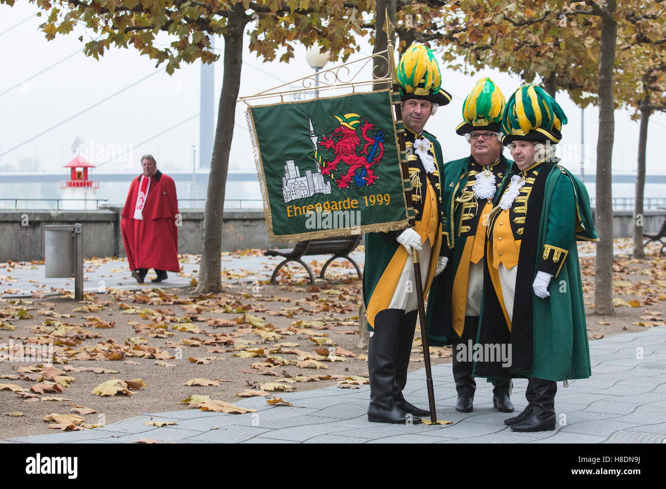 Düsseldorf, Germany, 11 November 2016. Carnival goers celebrate the ...