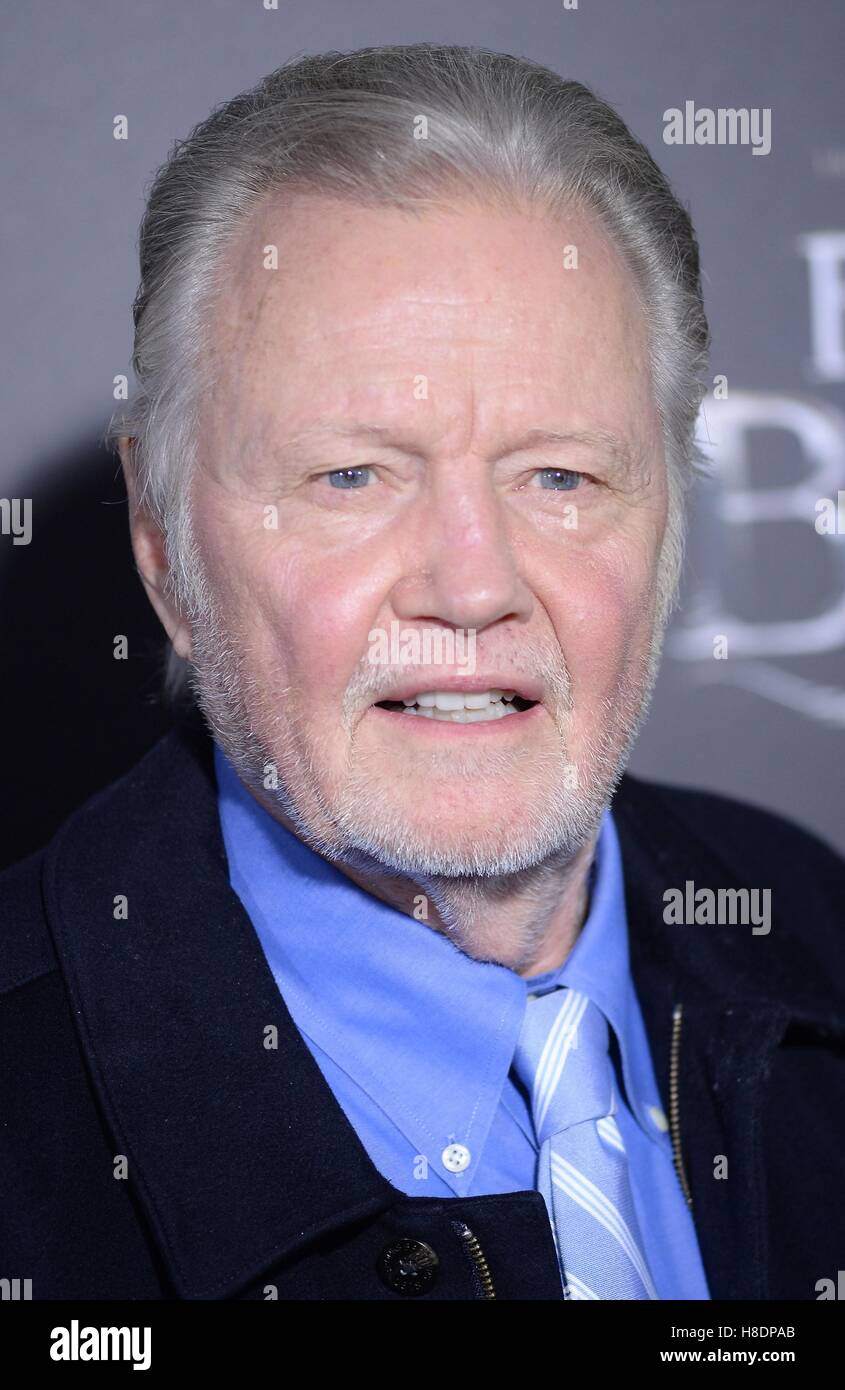 New York, NY, USA. 10th Nov, 2016. Jon Voight at arrivals for FANTASTIC ...