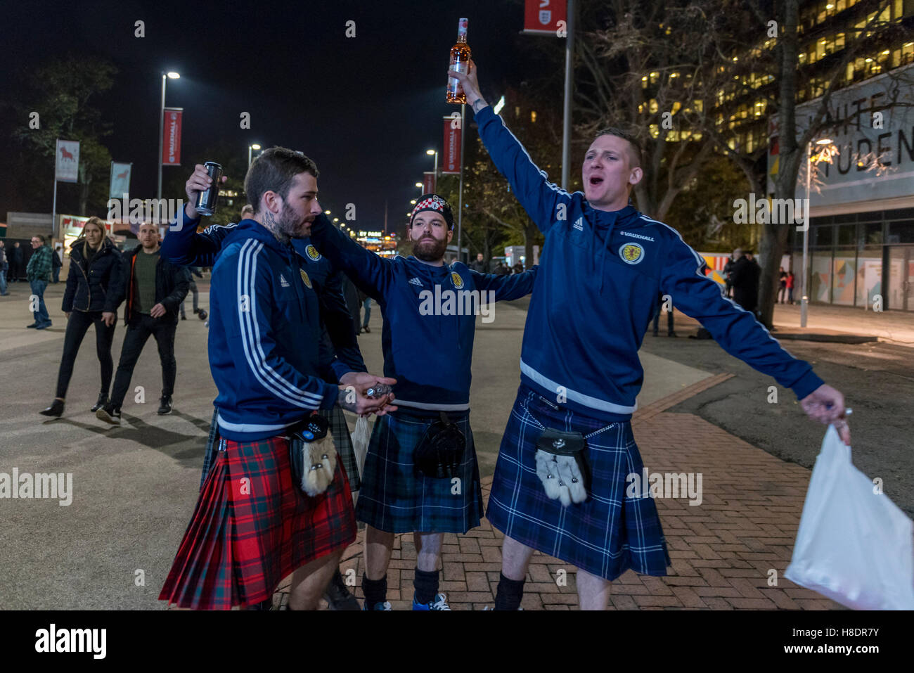 Scotland fans hi-res stock photography and images - Alamy