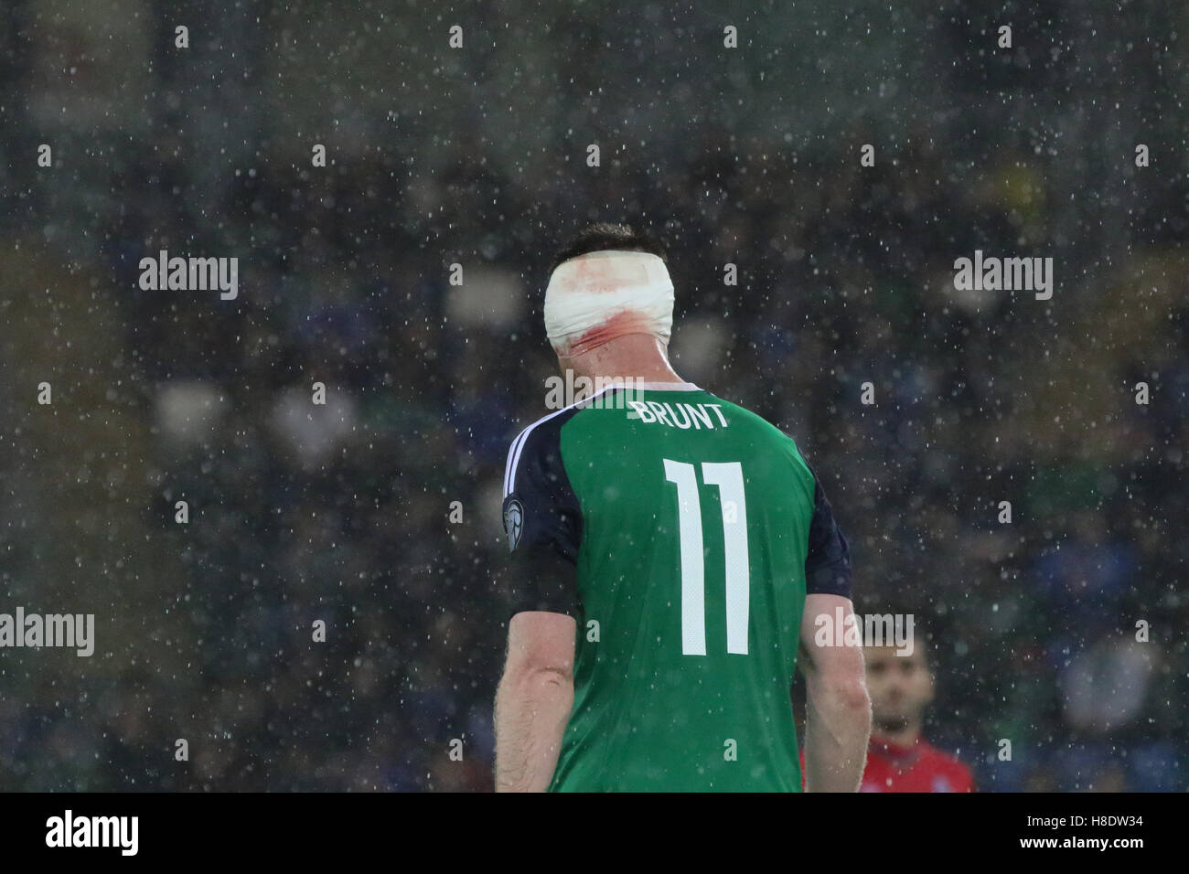 World cup football head injury hi-res stock photography and images - Alamy
