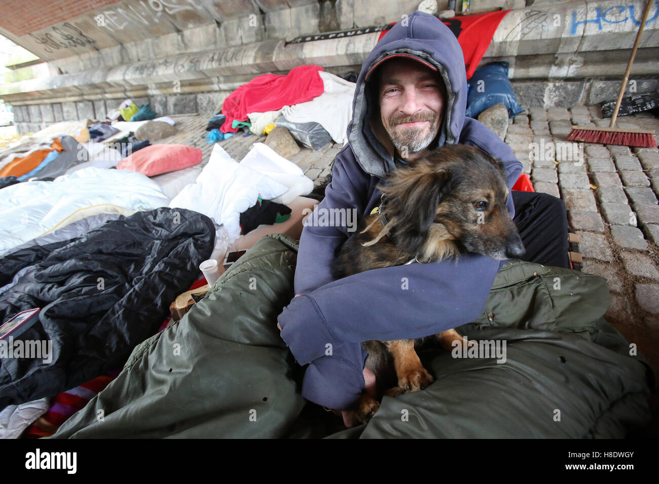 Hamburg, Germany. 09th Nov, 2016. Slowake Stano, a homeless man, with ...