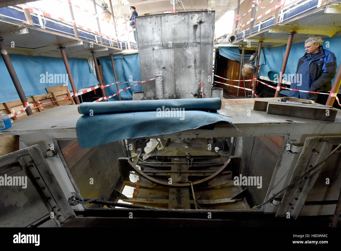 Boiler room ship hi-res stock photography and images - Alamy