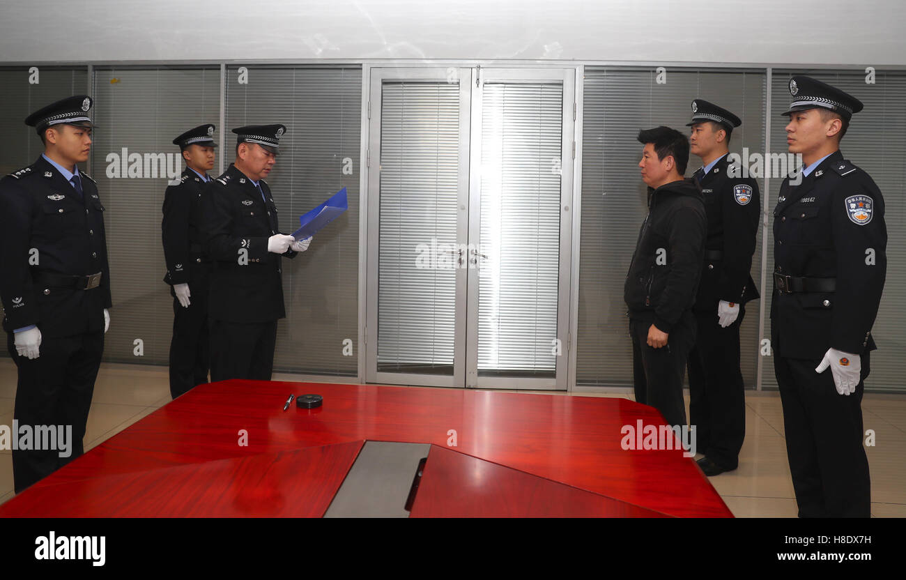 15 november 2001 hi-res stock photography and images - Alamy