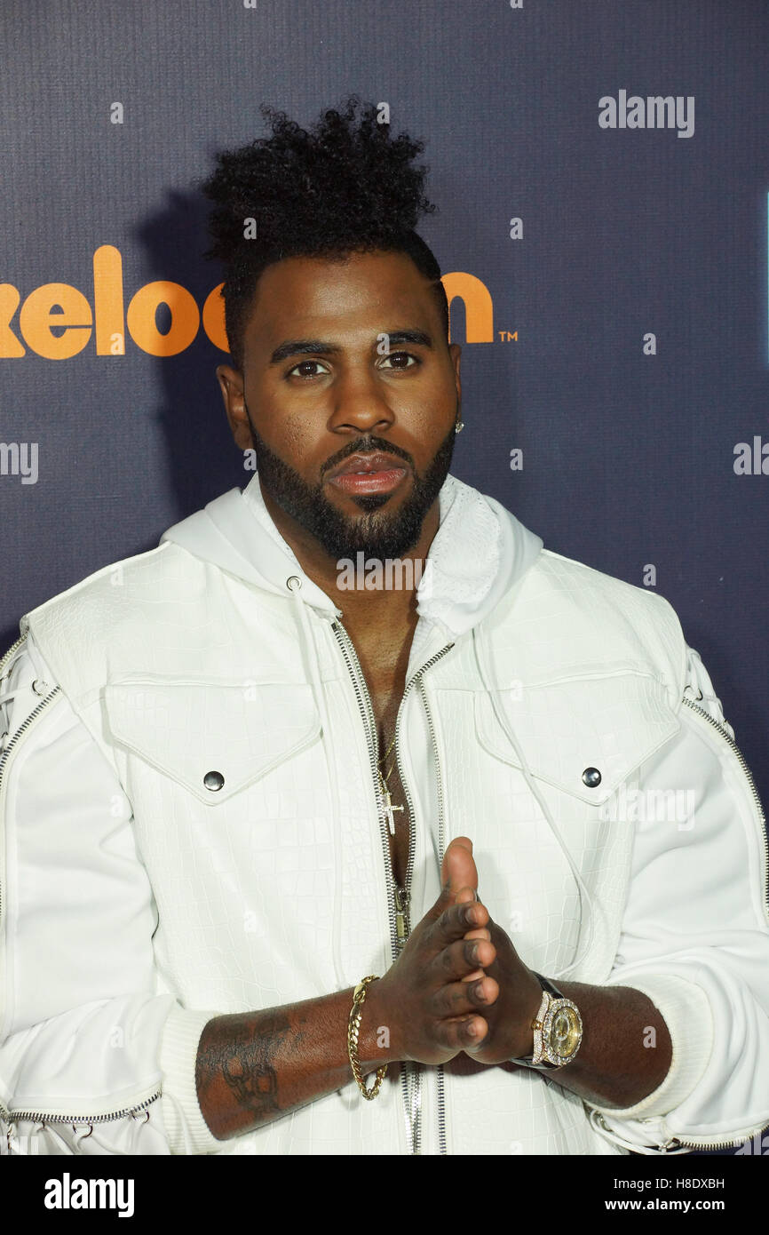 New York, USA. 11th Nov, 2016. Jason Derulo at The Nickelodeon HALO ...