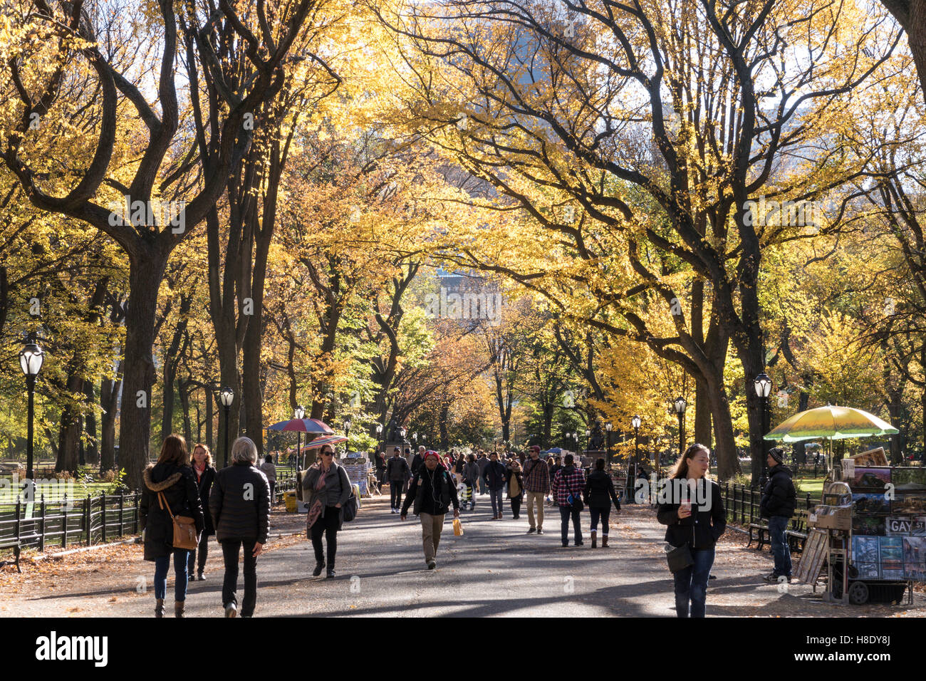 Poets walk central park hi-res stock photography and images - Alamy
