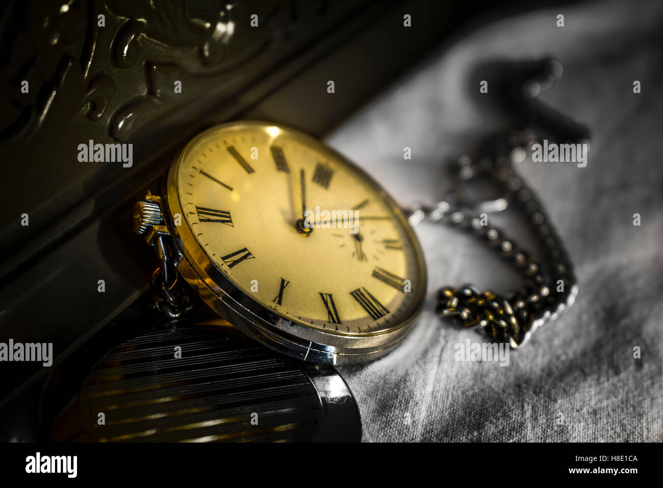 Old Pocket Watch Stock Photo - Alamy