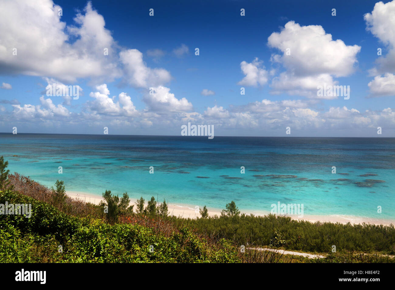 Bermuda Atlantic ocean view from coastline, on a beautiful summer day ...