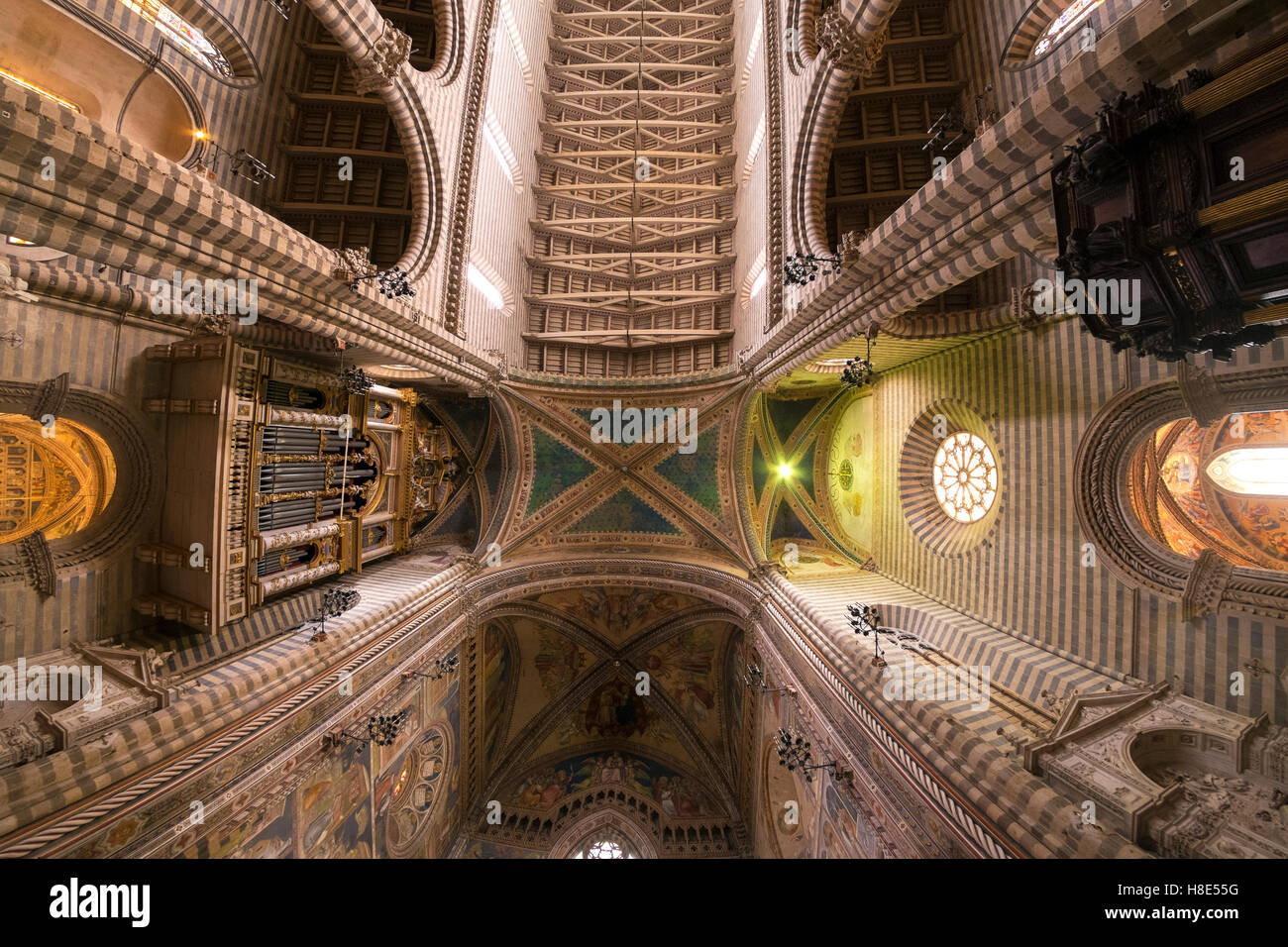 Orvieto cathedral interior hi-res stock photography and images - Alamy