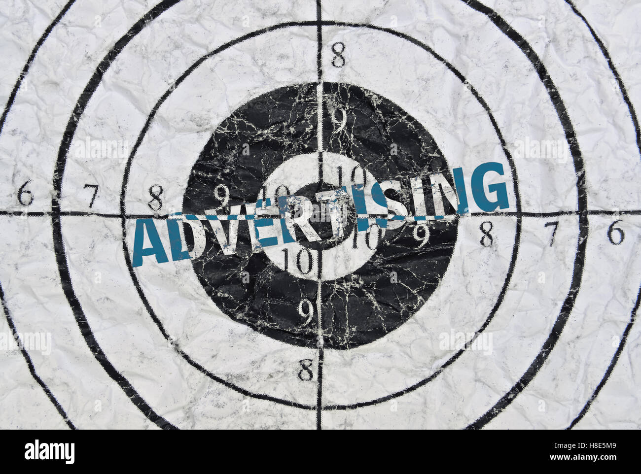 Word Advertising written in the center of a target Stock Photo - Alamy