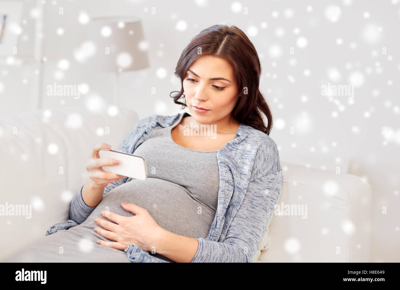 Sad pregnant woman hi-res stock photography and images - Alamy
