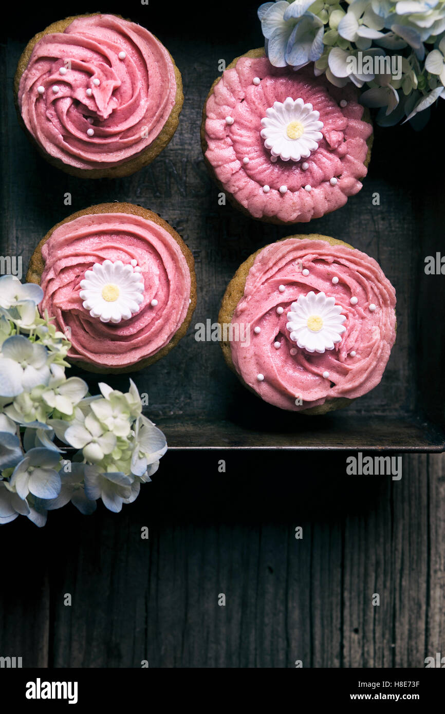Pink Iced Cake High Resolution Stock Photography and Images - Alamy
