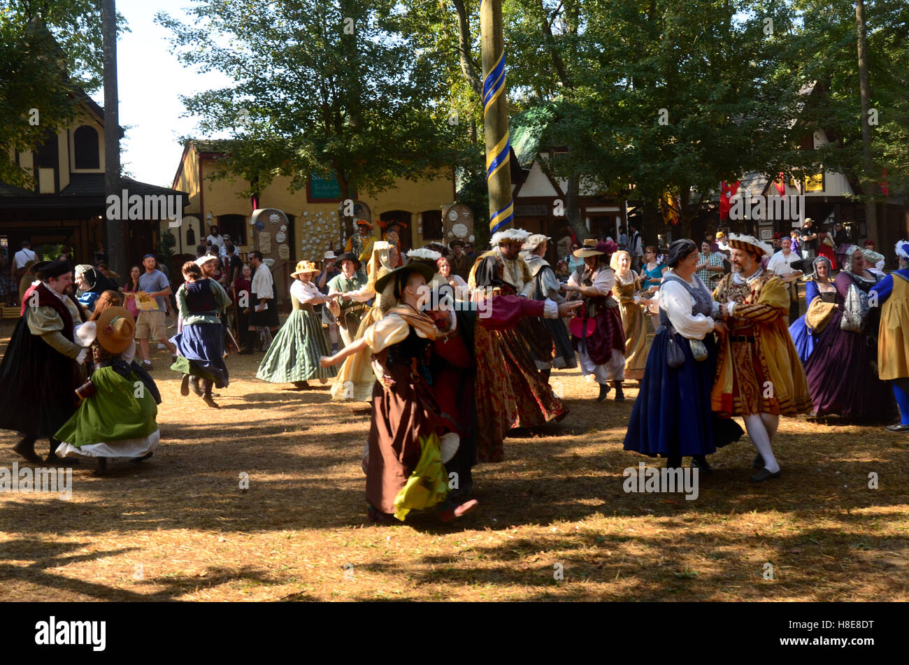 Dance the renaissance hi-res stock photography and images - Alamy