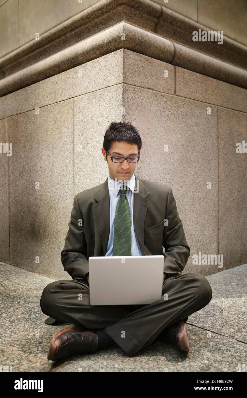 Yelling man profile suit hi-res stock photography and images - Alamy