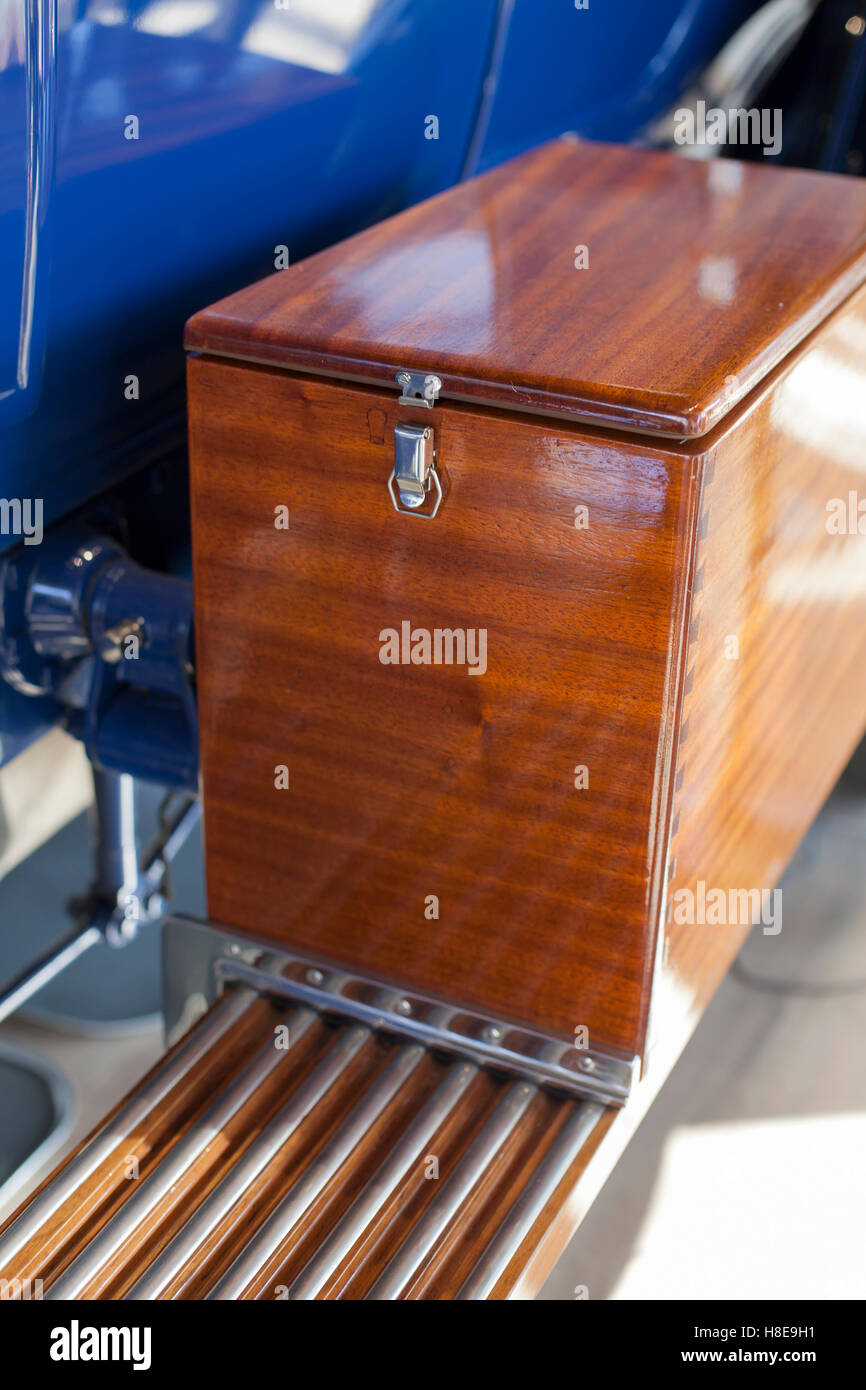 Car storage hi-res stock photography and images - Alamy